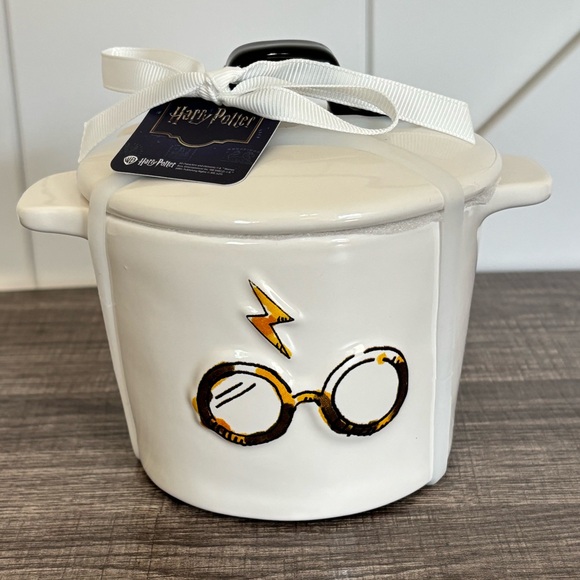Rae Dunn | Kitchen | Nwt Rae Dunn Harry Potter Ceramic Pot | Poshmark